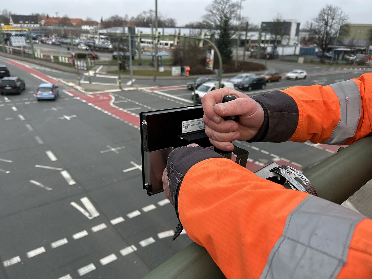 Swift and Effortless: Installing smartmicro Traffic Sensors