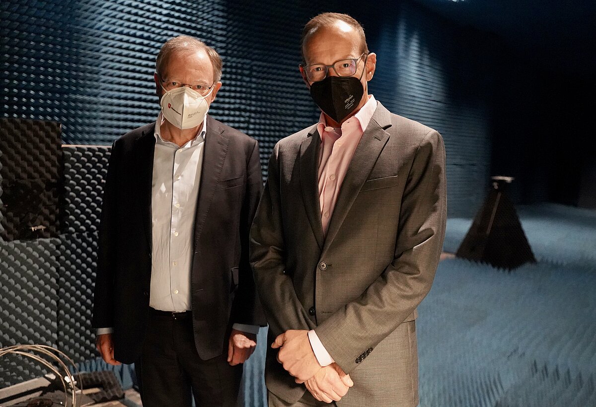 Prime Minister Stephan-Peter Weil visits smartmicro